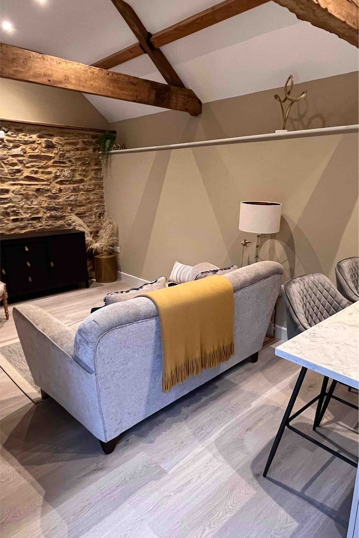 Luxurious Retreat With Private Parking - Taunton