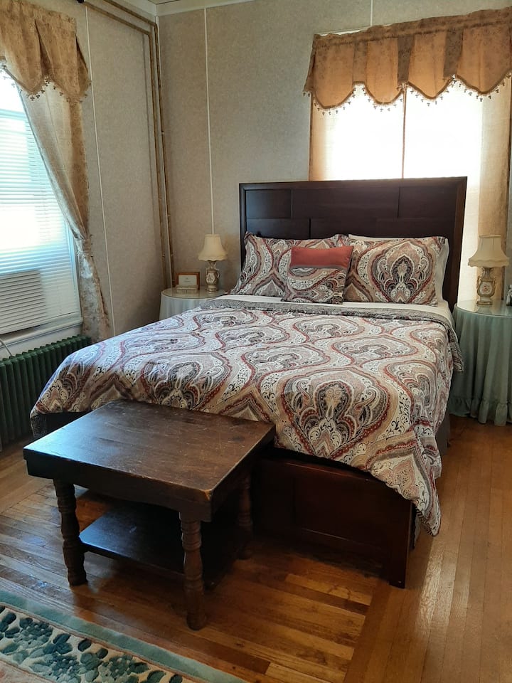 Swartz Room - Punxsutawney, PA