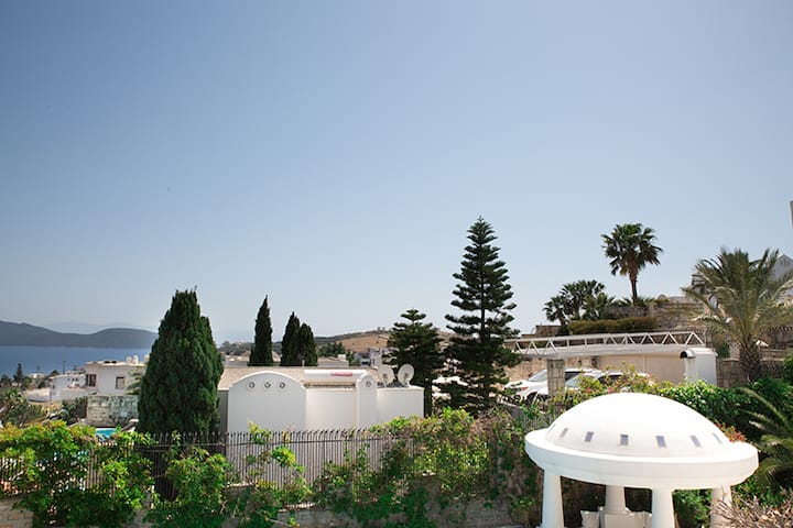 Bd450-6 Bedroomed Villa With Pool  In Bodrum - Bodrum