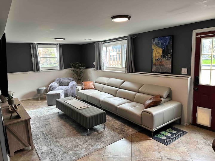 Cheerful 2 Bedroom Home! - Ann Arbor, MI