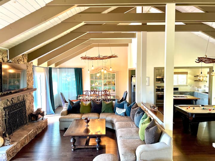 3-story Cabin | Pool Table + Deck W/ Views - Lake Arrowhead, CA