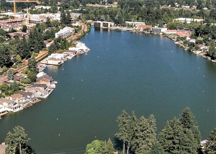 Modern, New And Close To Lake - Oregon City, OR