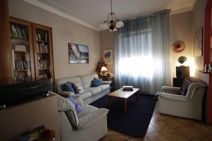 Comodo Appartamento Per Coppie E Famiglie - Cuneo