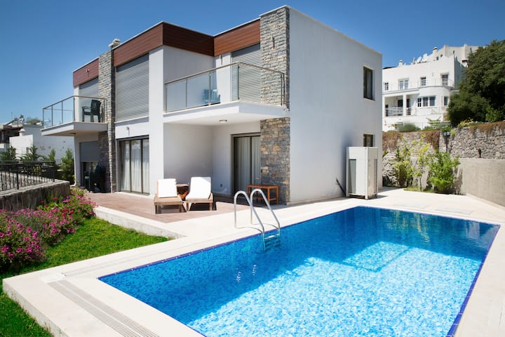 4 Bedroomed Villa With Pool In Bodrum Gumbet Bd426 - Bodrum