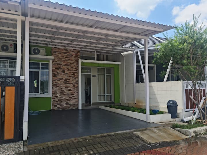 Two Bedroom Home With Hot Water (Bukit Cimanggu) - Bogor