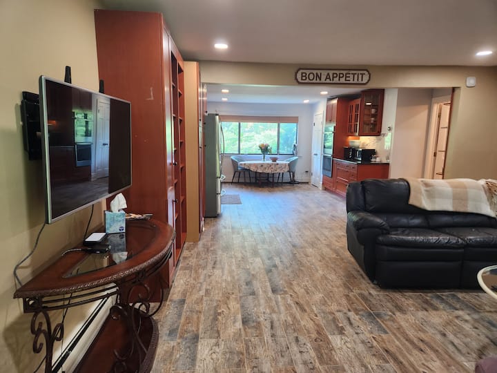 Apt. In Pomona's "Beverly Hills" - Long Island, NY