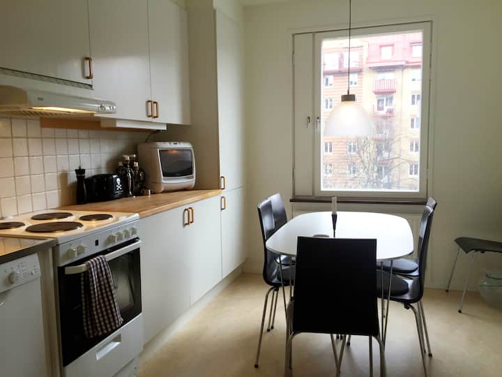 Great Central Room In Lovely Popular Södermalm - Stockholm