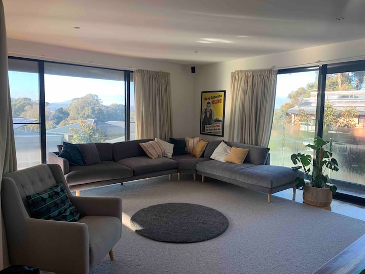 Luxury With Views & A Pool - Ballarat