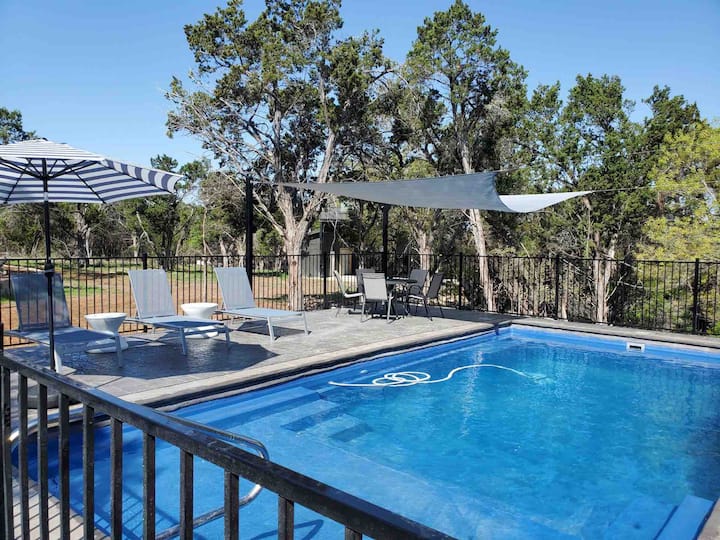 New Lake Home With Pool & Outdoor Kitchen - Canyon Lake, TX