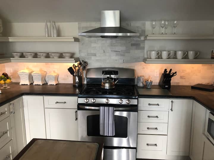 New Beachfront Cottage In Nantucket - Nantucket, MA