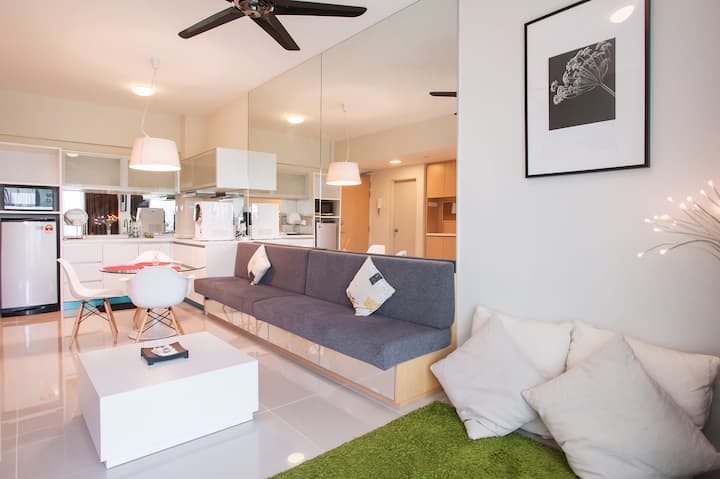 Kl City Suite • Walk To Train • Parking & Pool - 