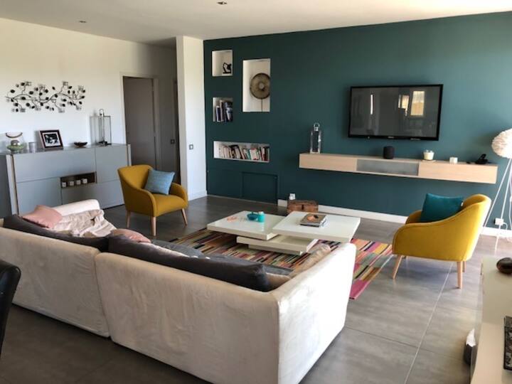 Villa En Bord De Mer Dans Les Quartiers Sud - Nouméa
