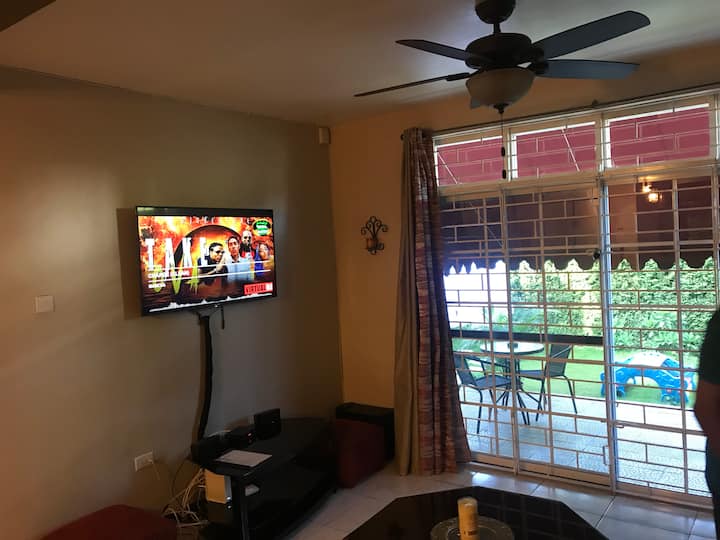 Ideal Townhouse In Kingston - Kingston