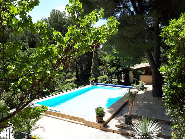 Dans Un éCrin De Verdure à 2 Pas Du Centre Ville - Salon-de-Provence