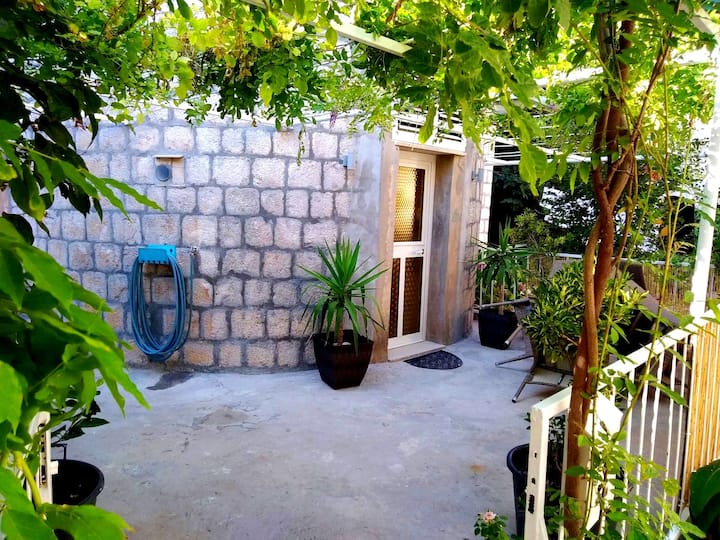 Mary's  Garden 
Studio Apartment - Dubrovnik