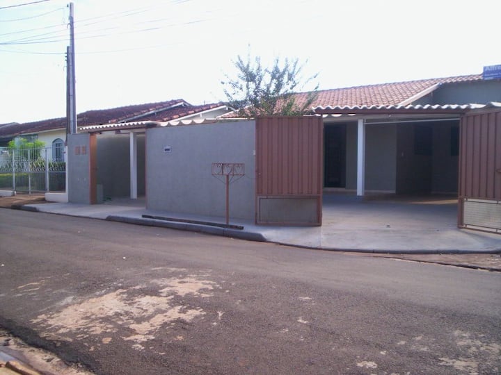 Casa  Ideal 12 Pessoas _com Ar Condicionado - Olímpia