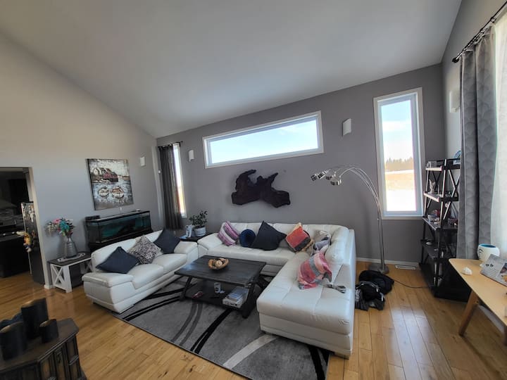 Private Bedroom, Shared Amenities On Seine River. - Steinbach