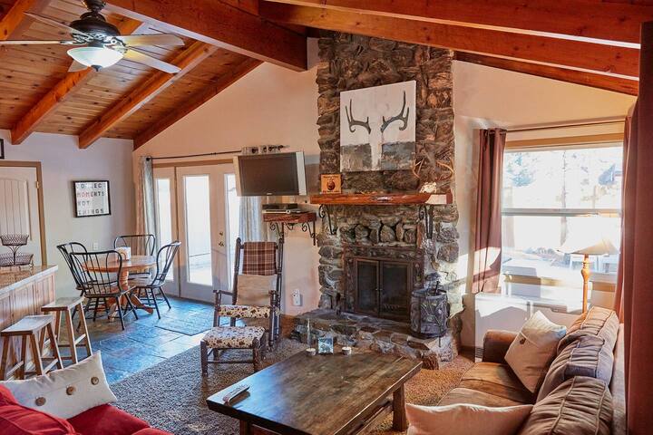 Peaceful Pines #1, With Hot Tub, Dogs Welcome - Big Bear Lake, CA