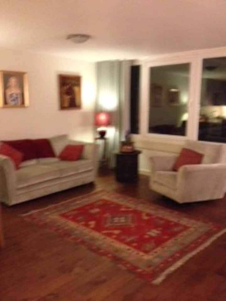 4th Floor Contemporary Apartment - Bristol
