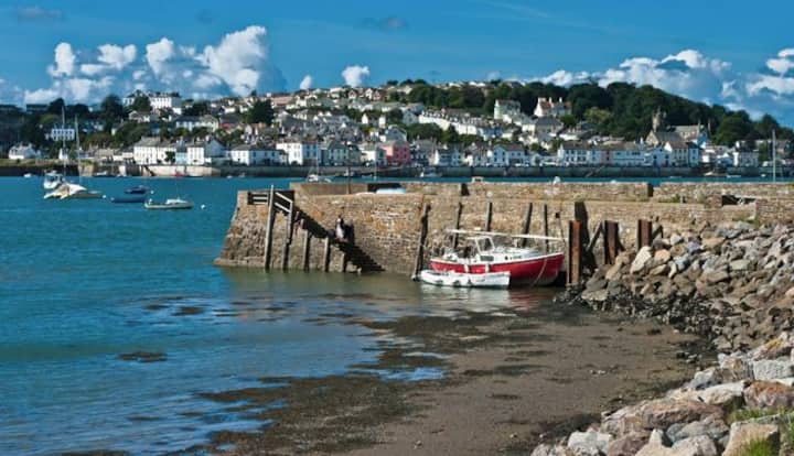 Devon Holiday Cottage On The Waters Edge - 阿普爾多爾