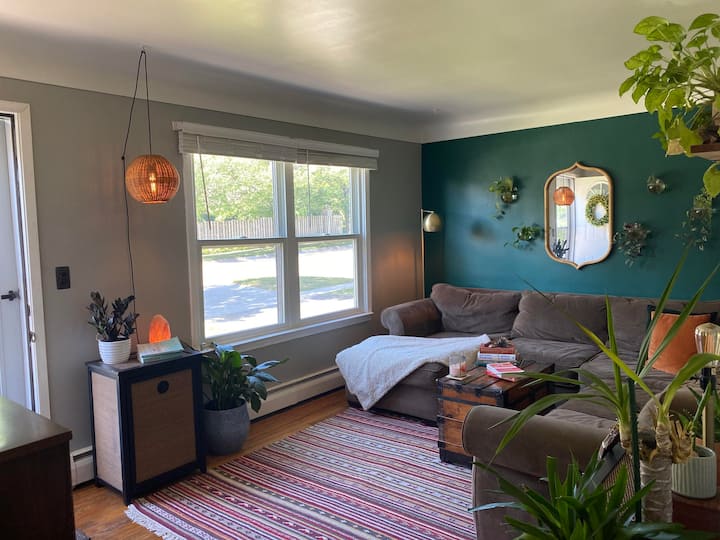 Cozy 1 Br Apt + Washer/dryer + Private Parking - Splash Pad, Canton