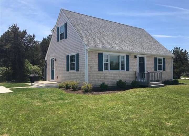 Charming Renovated Home On Daley Court - ナンタケット, MA