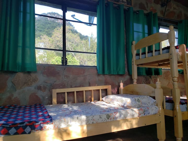 La Casita Del Cerro. - Paraguarí