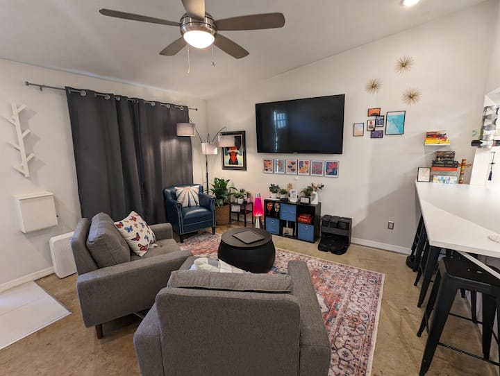 Modern & Eclectic 1/1 • Big Fenced Yard • Pets Ok! - Tallahassee, FL