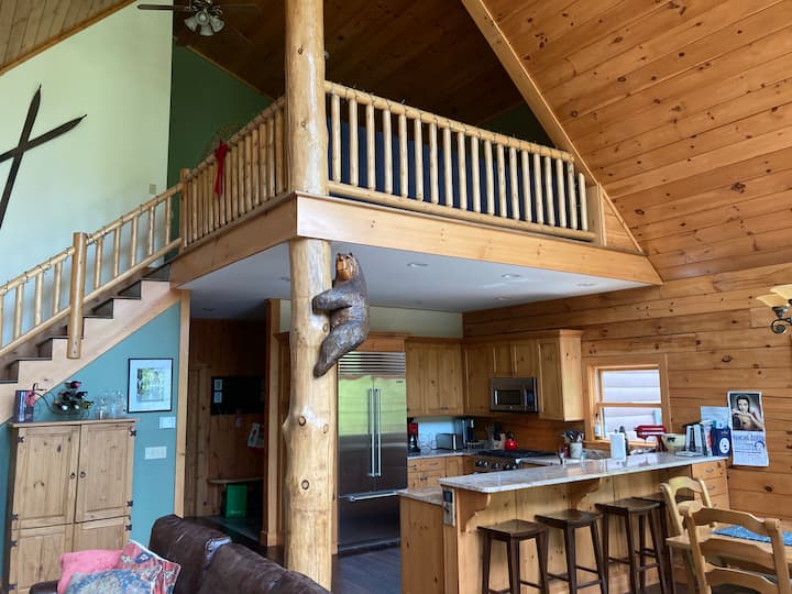 Bear House At Stratton Mountain - Stratton Mountain, VT