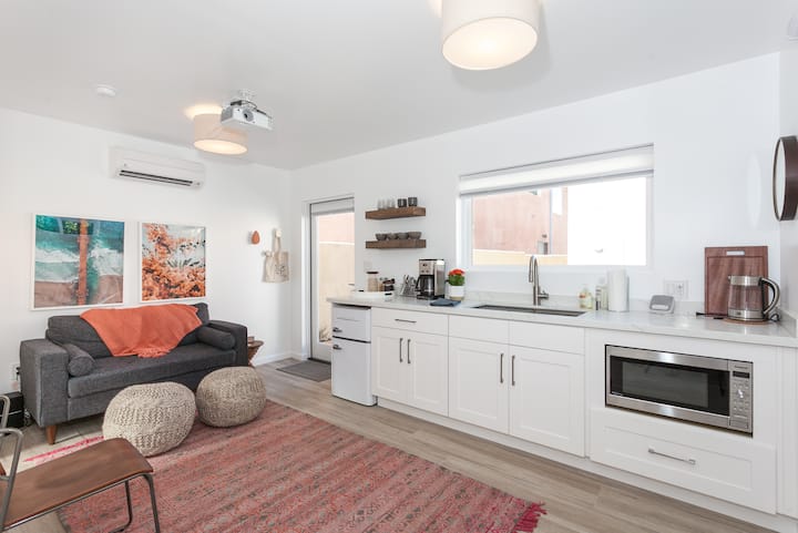 Littlebourne - Los Angeles, CA