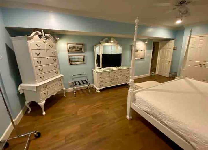 Hideaway Inn Town - Greenville, SC