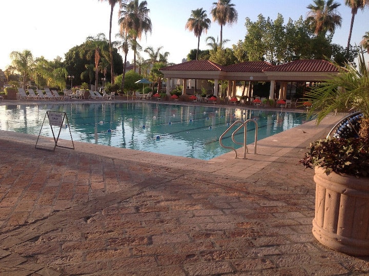 Val Vista Lakes 2br 2 Bth Condo Vacation Rental - Gilbert, AZ