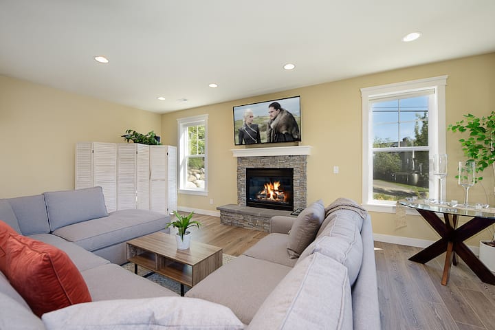 All New, Entire Flat, Lofty & Bright! - Kirkland, WA