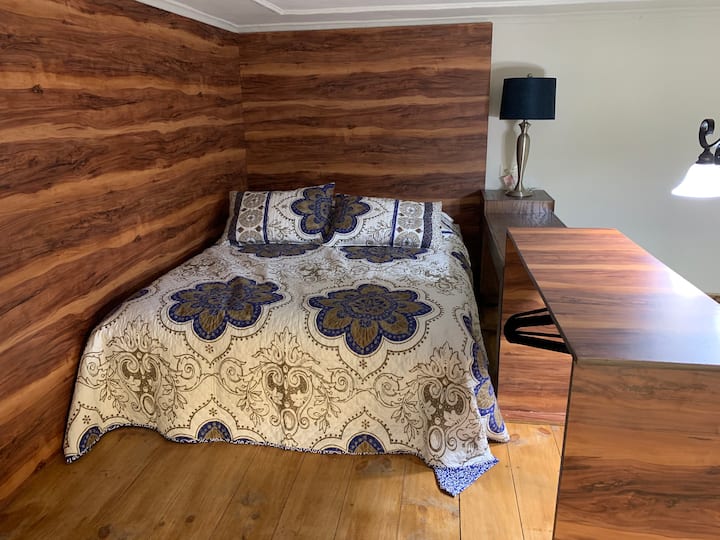 Vintage 5 Star Accommodation, Monterrey Antique - Monterrey