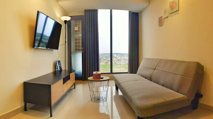 Lovina Cozy 2br W/ Great View + Pool&gym At Pollux - Batam