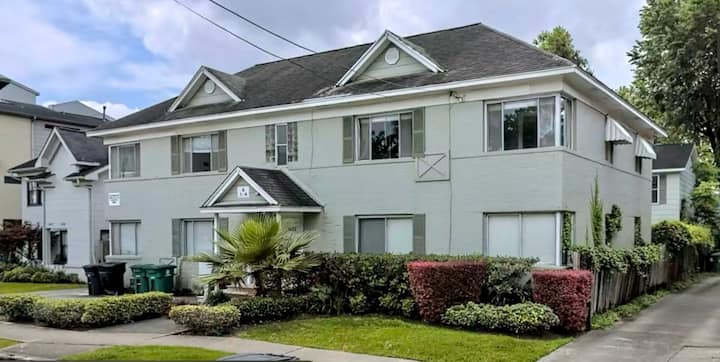 Comfortable Spacious Apartment - Houston, TX