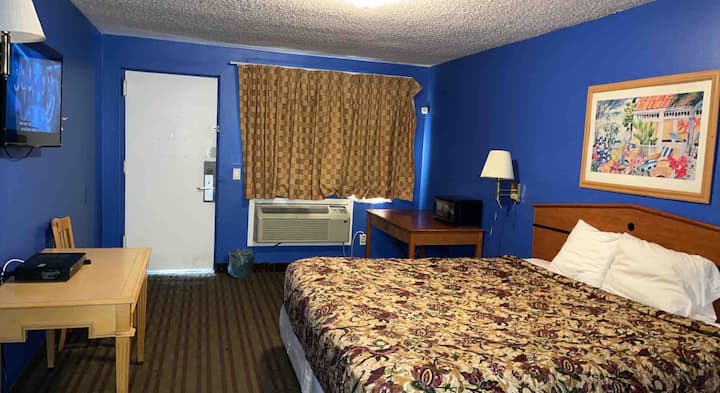1 Room Suite! Travel Essentials.perfect Location - Edison, NJ