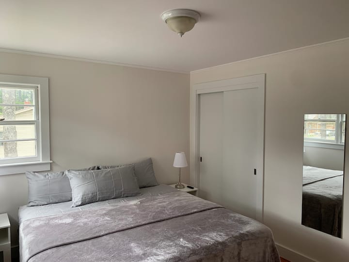 Spacious Home Close To Downtown, Bowdoin - B2 - Brunswick, ME