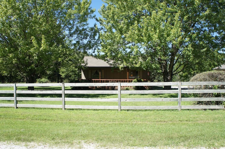 Quiet Country Cabin, 1/2 Mile From Stockton Lake. - Stockton Lake, MO