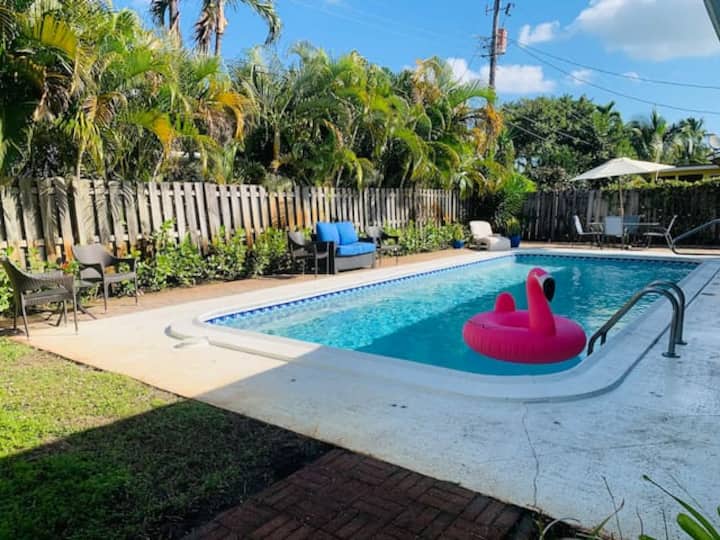 Pink Flamingo - Delray Beach