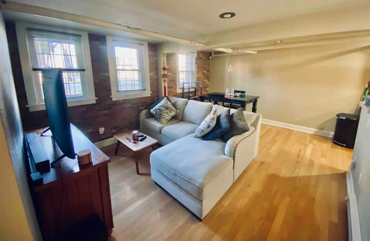 Awesome 1 Bedroom Condo, Ample Free Street Parking - Denver, CO