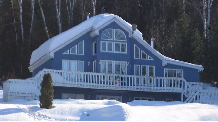 View,spa,privacy,hiking,parc,king Bed,75"tv - Saint-Hippolyte