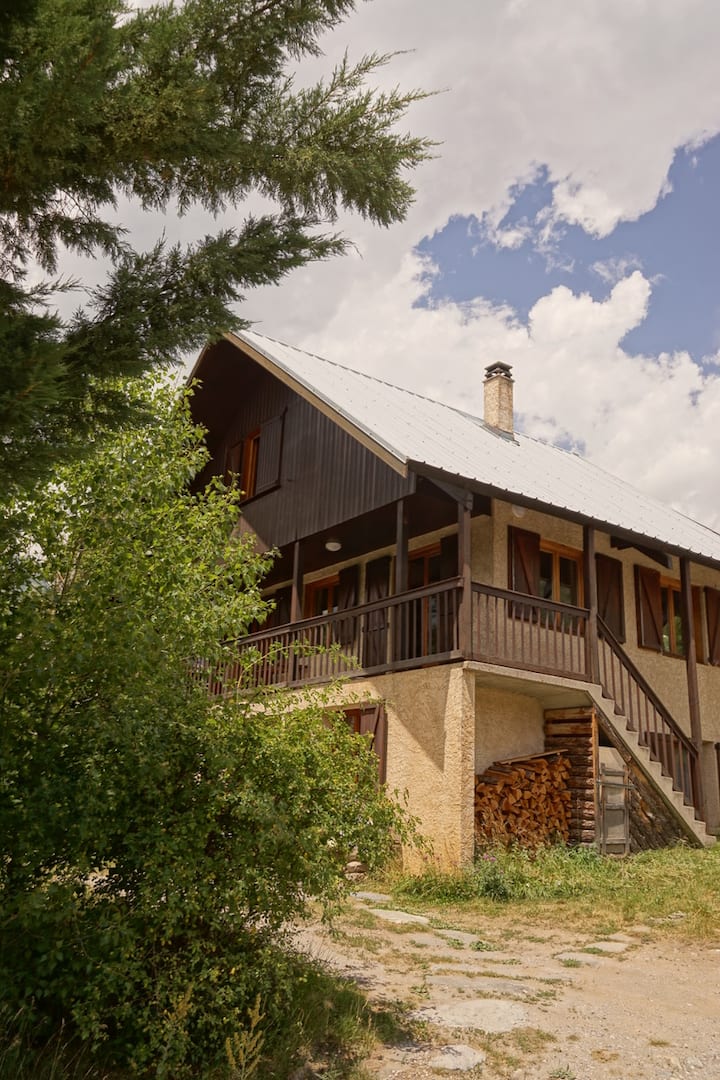 Chalet Rustique Pour 8 à 9 Personnes - Puy-Saint-Vincent
