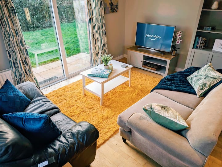 Stunning Riverside Apartment - Belfast