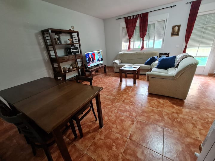 Precioso Chalet Adosado, Muy Amplio Y Acogedor - La Adrada
