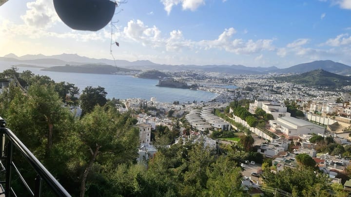 Bodrum Kumbahçede Kale Ve Deniz Manzaralı Ev - Bodrum