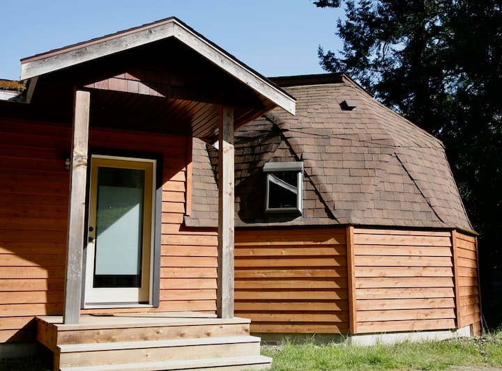 Garner's Orchard Dome & Cottage_d - Salt Spring Island