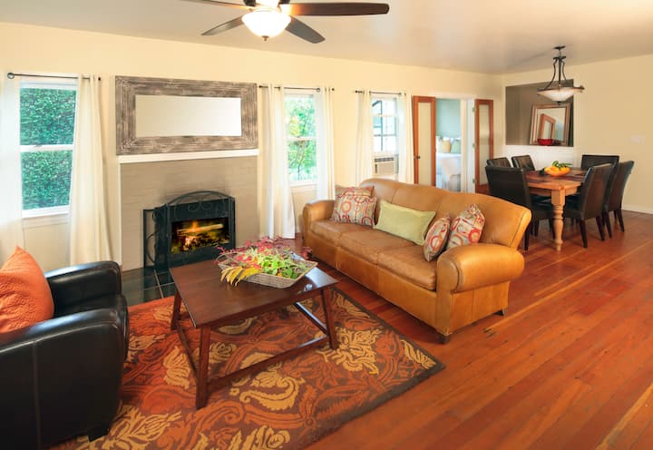 Wine Country Vineyard Farmstay, Delorimier Winery - Geyserville, CA