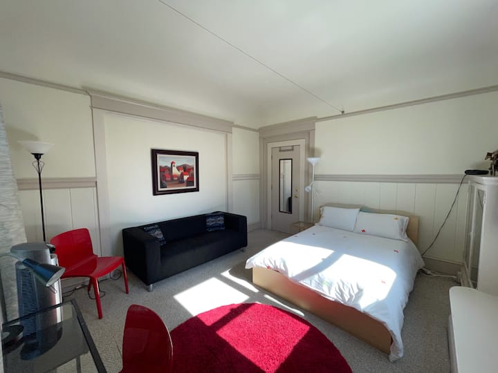 Guest Suite In Alphabet/nw District W A/c, Parking - Cathedral Park - Portland