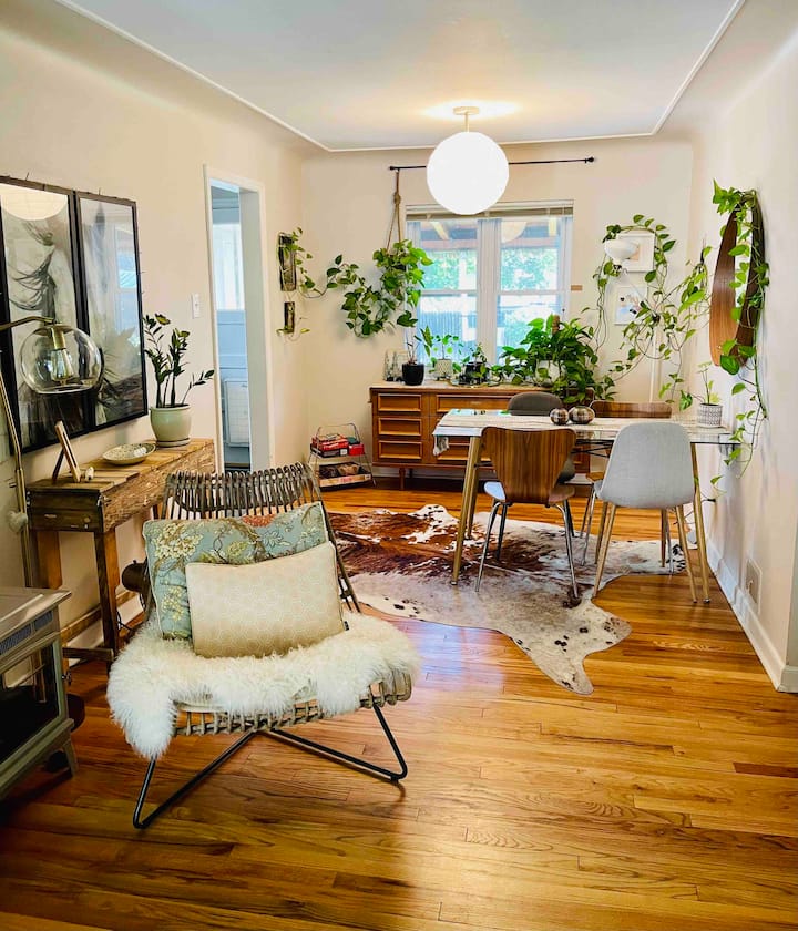 Cozy Mid-mod Style Bungalow In Central Location - Denver, CO